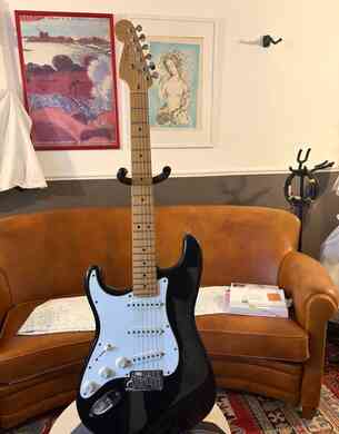 Fender stratocaster gaucher d’occasion - Petites annonces - Zikinf